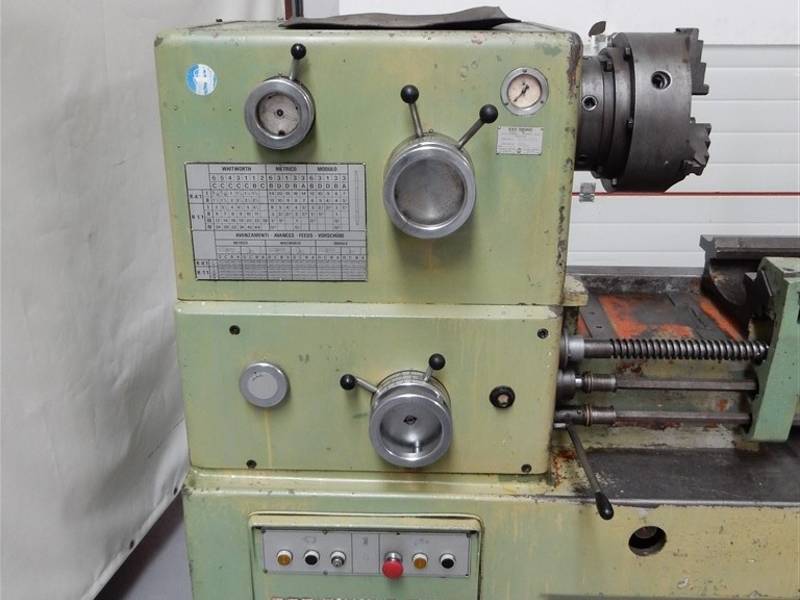 Angeboten: Gebrauchte Drehmaschine Est Ticino 300 x 4000 mm
